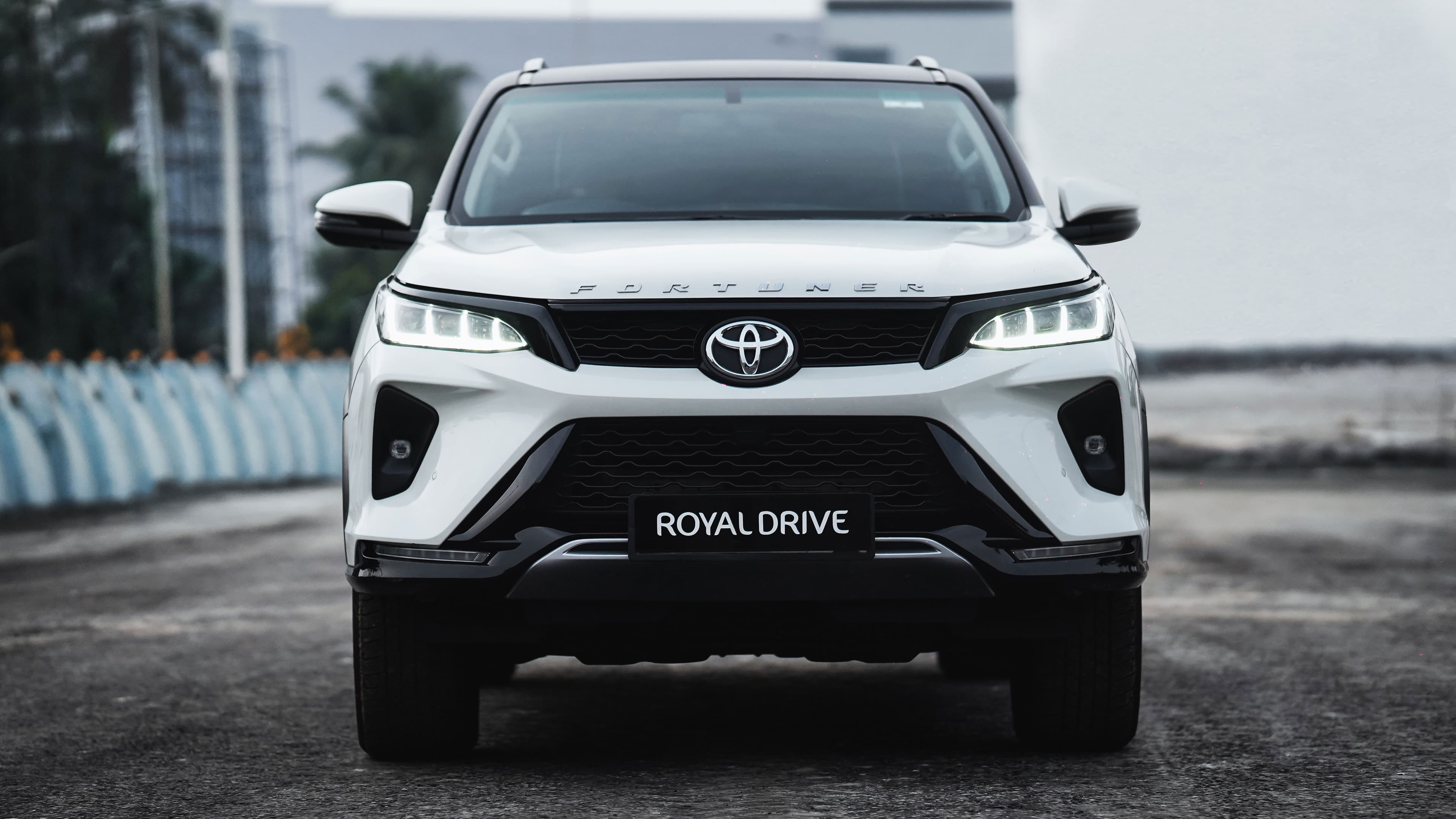 Toyota Fortuner Legender